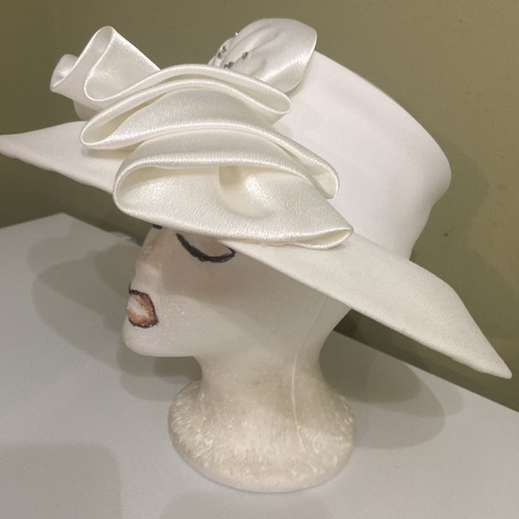 Ms. Divine | Accessories | Beautiful Snow White Dresschurch Hat By Ms ...